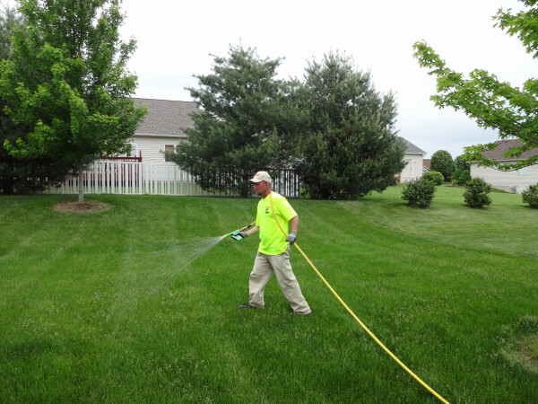 liquid-fertilizer-spray - Maxigreen